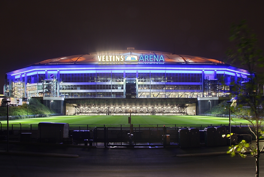 Veltins Arena – Spielfeld Foto & Bild | architektur, architektur bei nacht, gelsenkirchen Bilder ...
