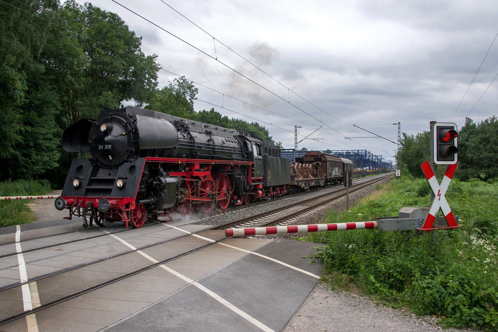 01 519 in Duisburg-Wedau Foto & Bild | eisenbahn, duisburg, dampflok ...