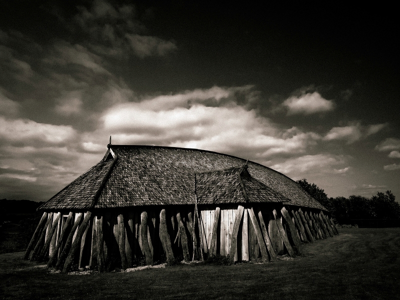 02 Wikinger Haus Foto & Bild | architektur, fotokunst, monochrome fine ...