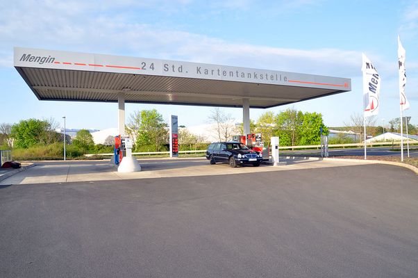 Tankstellen Bilder & Fotos
