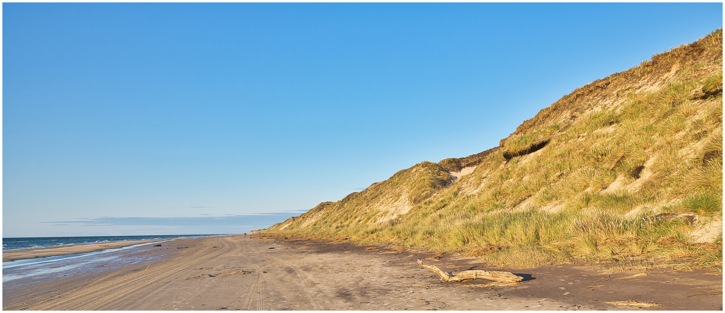 1 Auto am Strand Foto & Bild | world, natur, europa Bilder auf ...