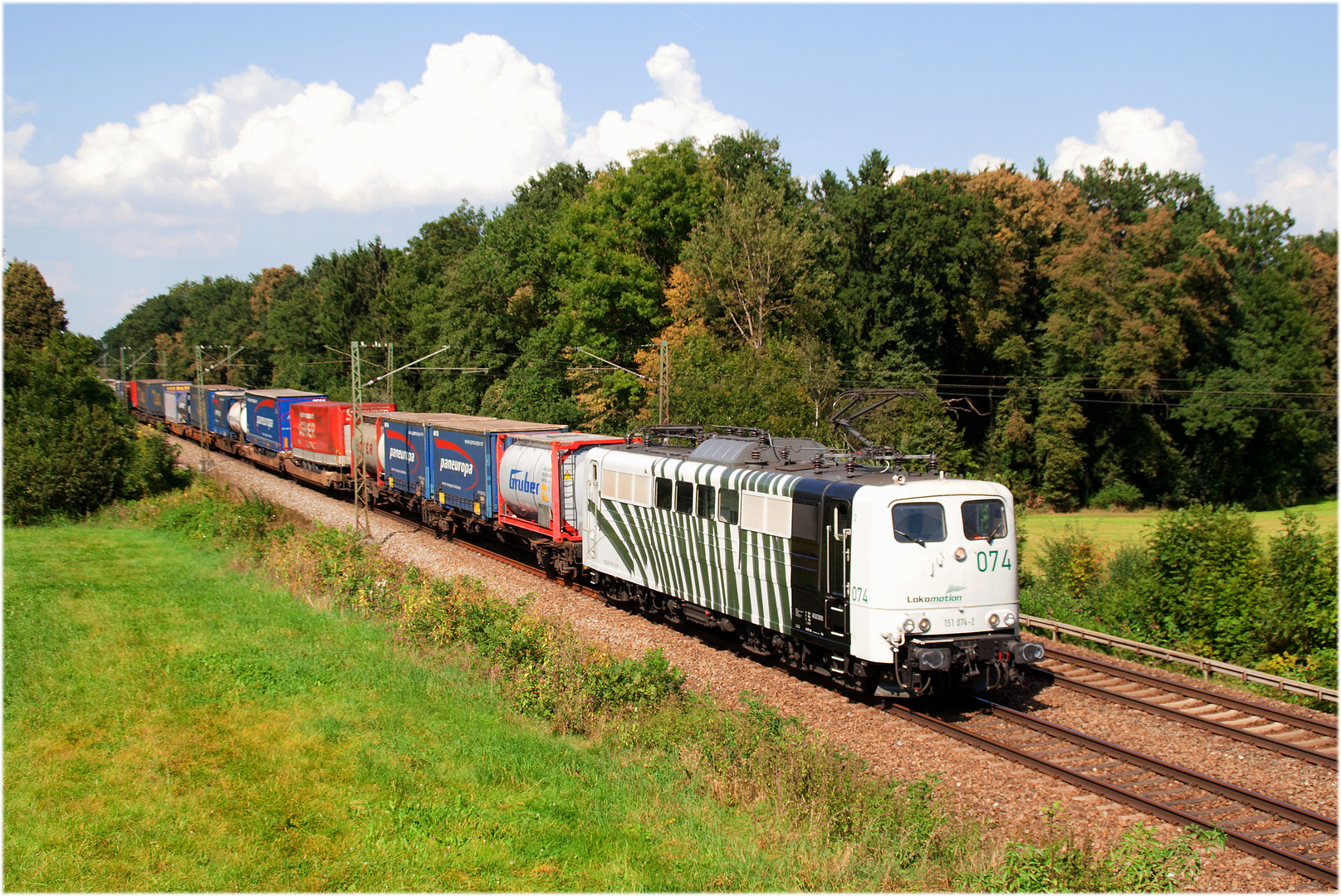 151 074 von Lokomotion mit einem KLV Foto & Bild | züge, güterzüge ...