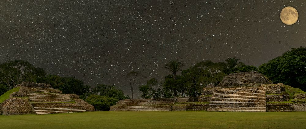 1778UZ Maya Pyramiden Nacht mit Vollmond Altun Belize Panorama Foto ...