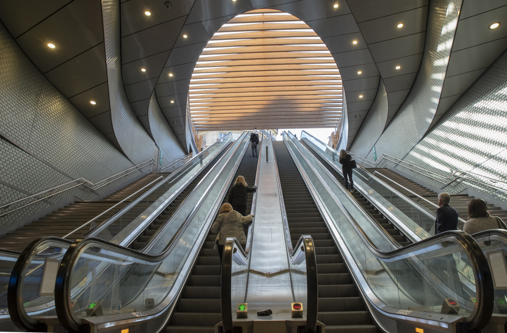 180924_Paris_Rolltreppe_002a Foto & Bild | no people Bilder auf ...