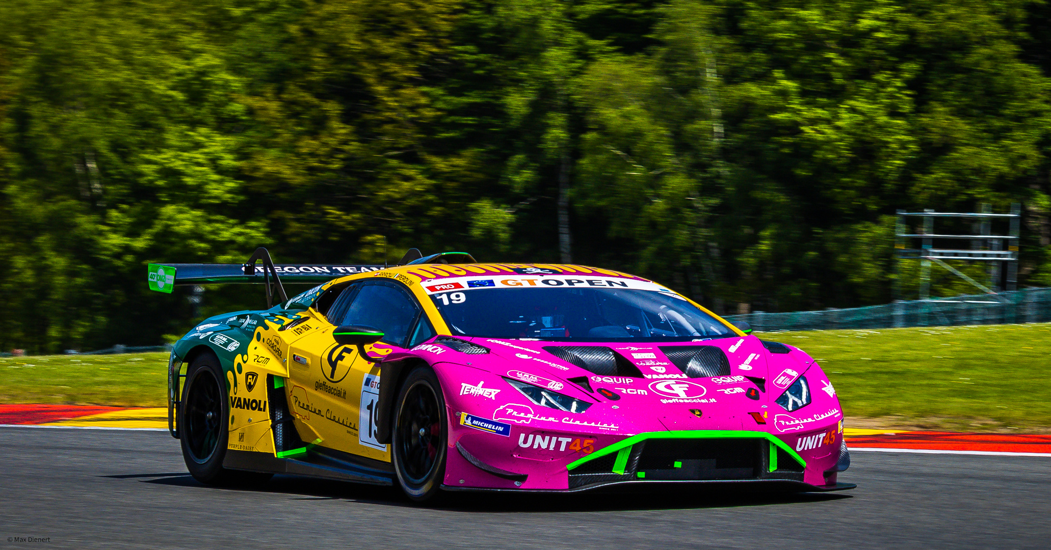 #19 Lamborghini Huracan GT3 EVO2 - Daan Arrow Foto & Bild | sport, auto ...