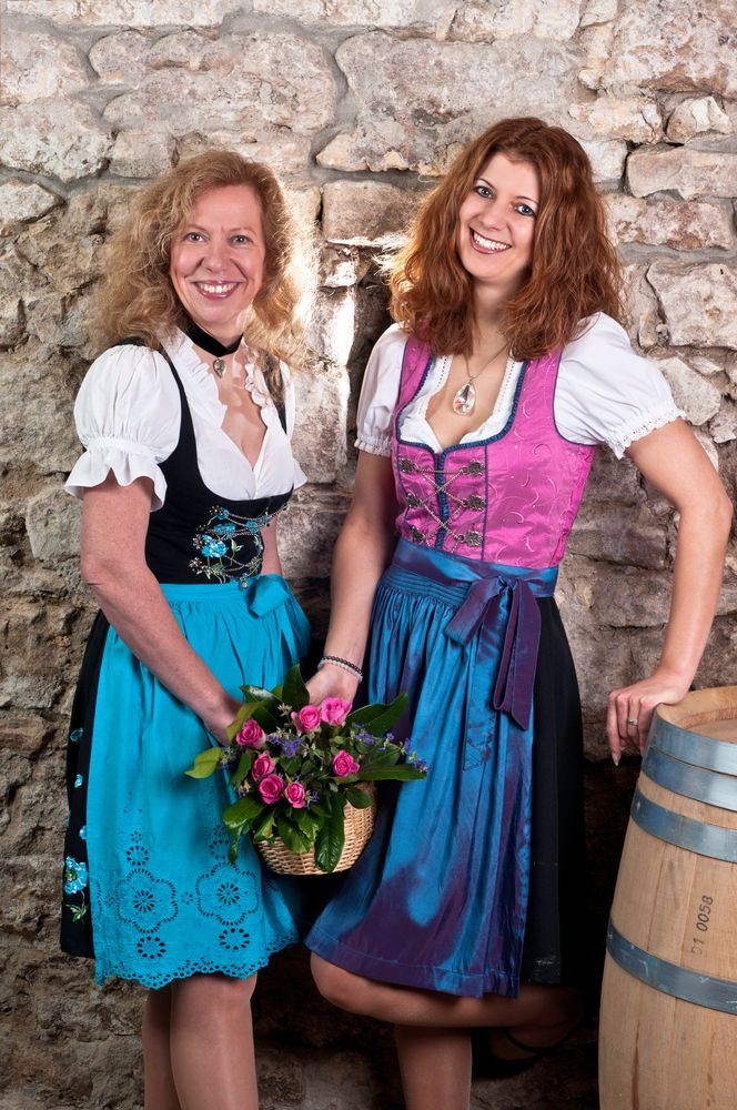 2 Dirndls Foto & Bild | fashion, trachten, portraits Bilder auf fotocommunity
