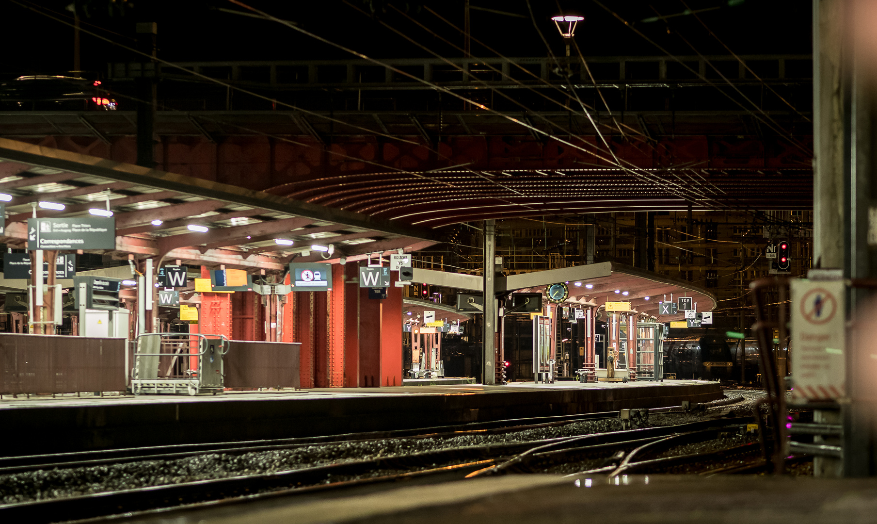 2017-11-nancy-gare-nuit photo et image | europe, france, architecture ...