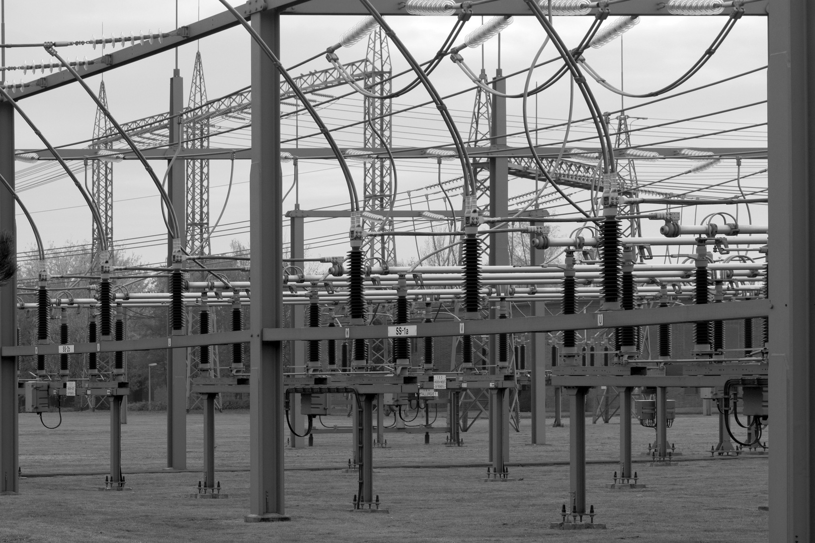 2019_Gittermast_5803_SW Foto & Bild | abstraktes, industrie und technik ...