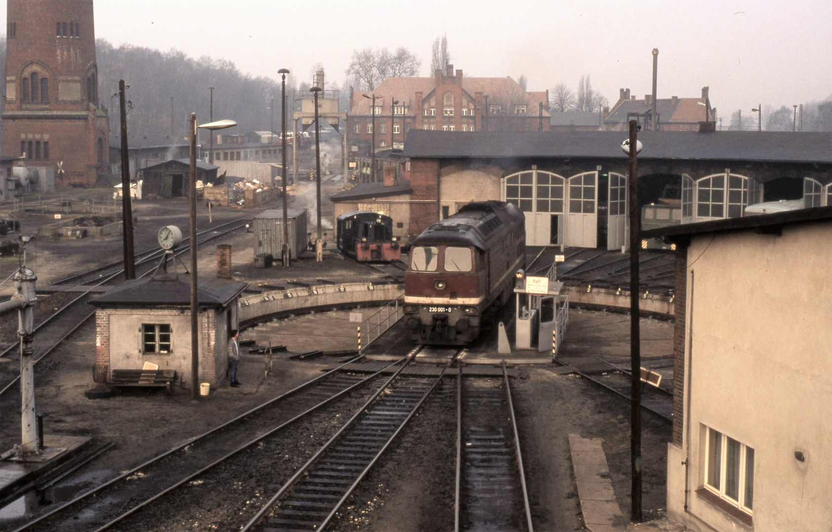 230 001 im Bw Wustermark Foto & Bild | architektur, eisenbahn, verkehr ...