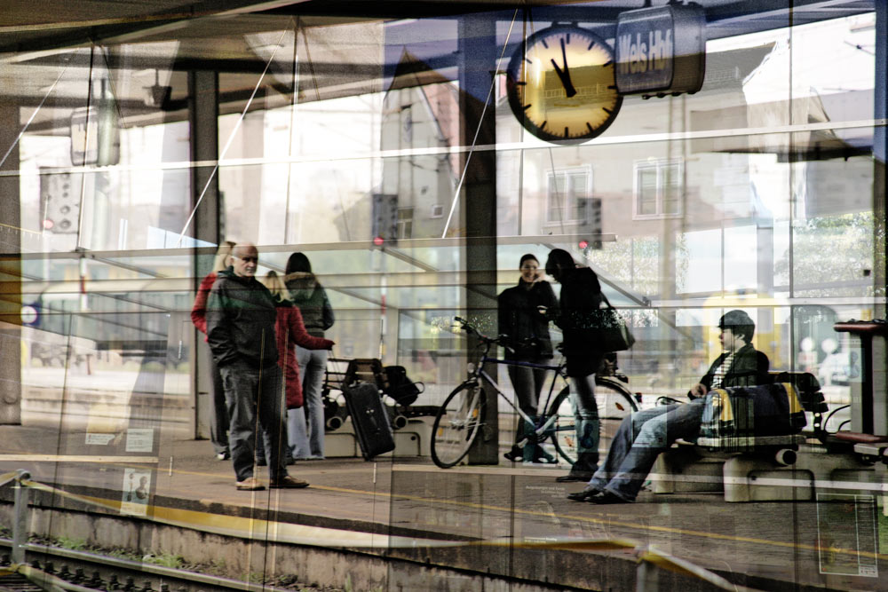 30 Minuten zu spät ... Foto & Bild | streetfotografie mit menschen ...