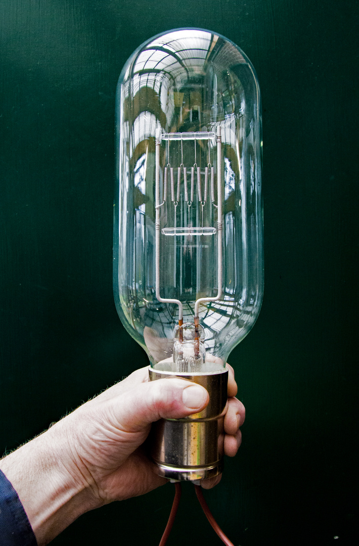 5000 Watt Lampe Foto & Bild | licht, theater, glas Bilder auf fotocommunity