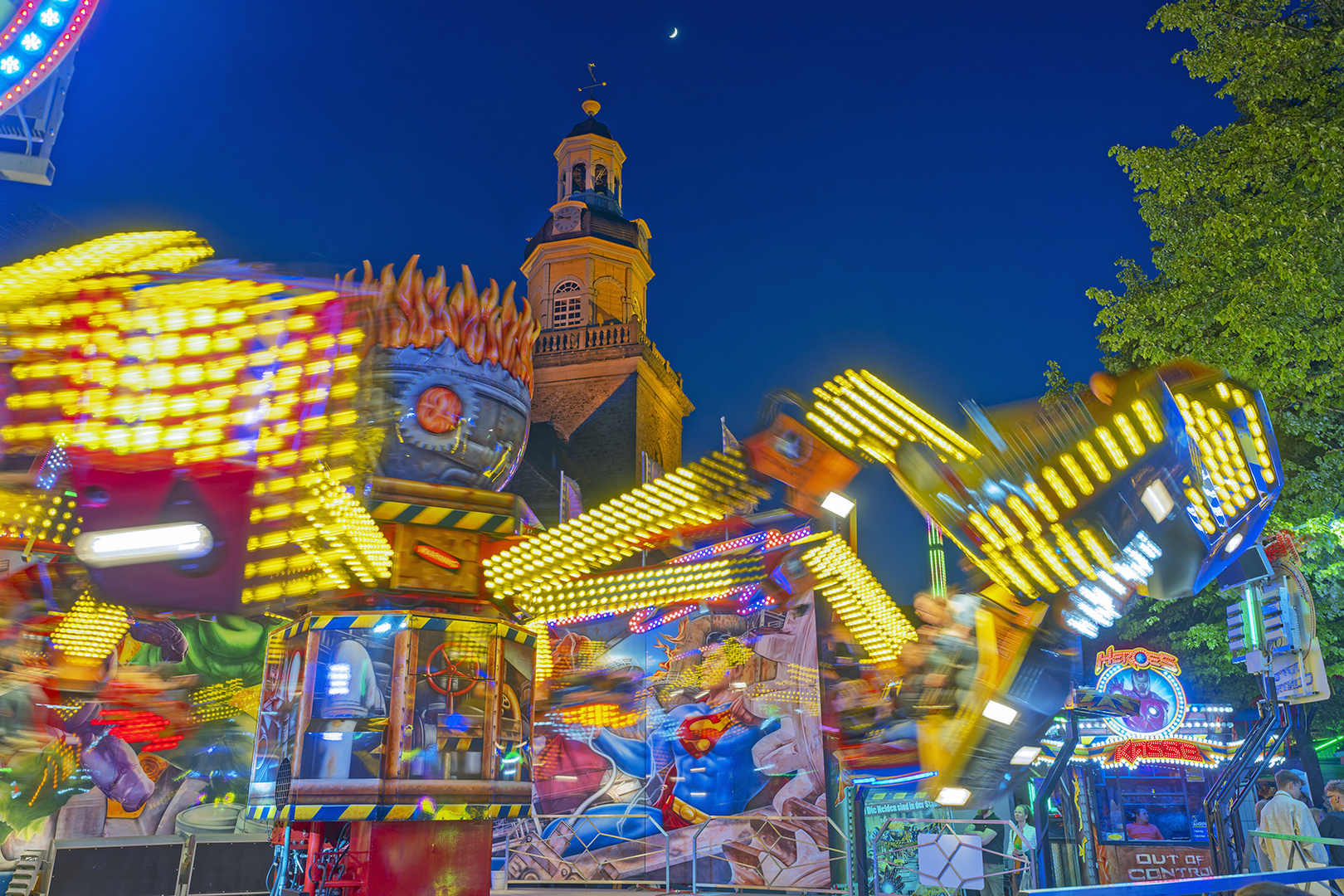 5866T Messe in Rinteln am Abend Foto & Bild | architektur, architektur ...