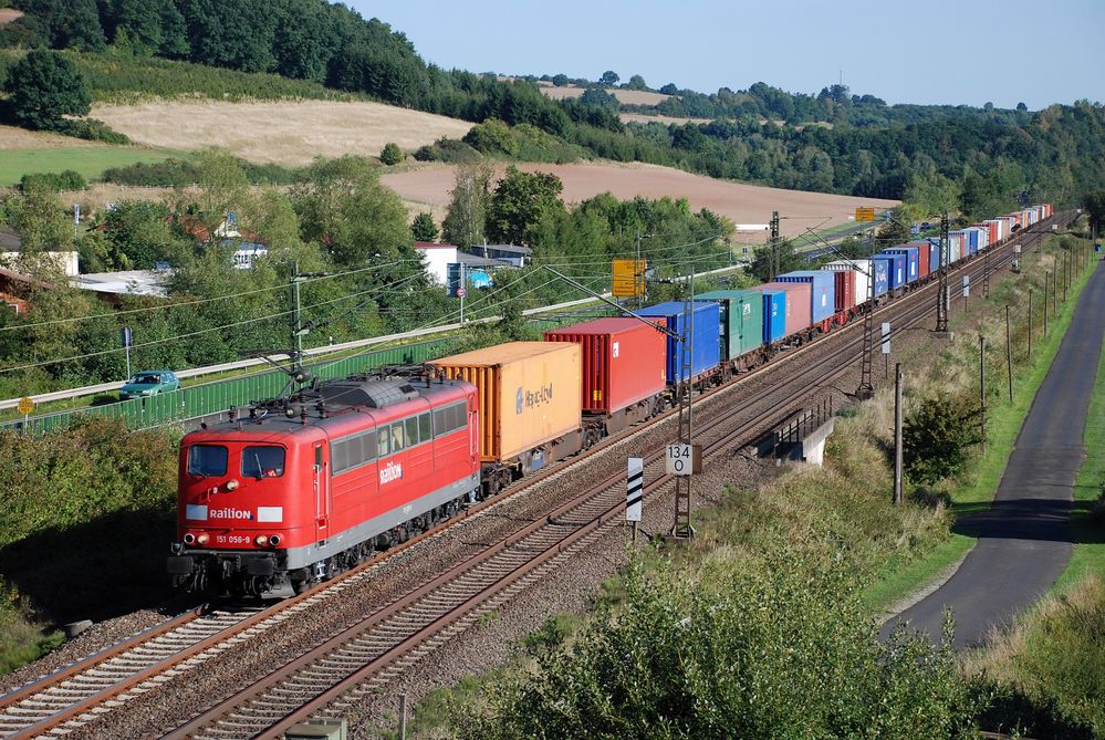 600 Meter bunte Kisten Foto & Bild | züge, güterzüge, eisenbahn Bilder ...