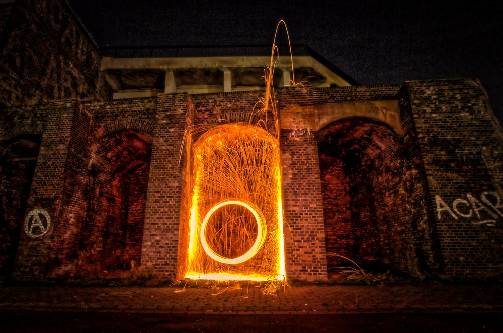 Funkenflug - Bild & Foto von Thogi aus Lichtspiele - Fotografie ...