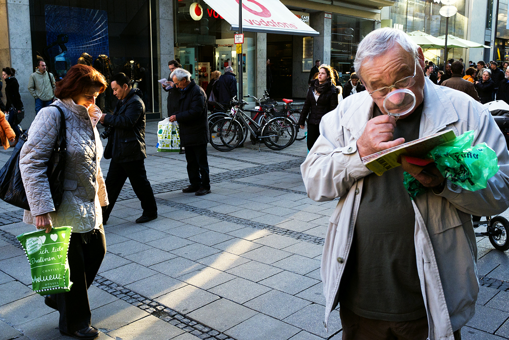 - Foto & Bild | streetfotografie mit menschen, kommunikation; grafik; szenen;, menschen Bilder ...