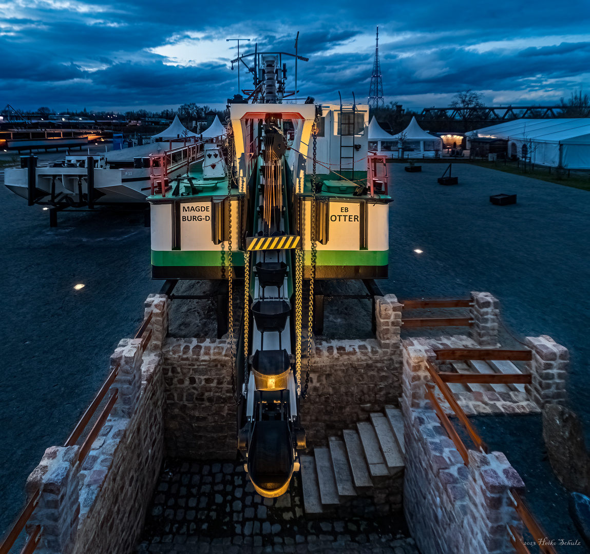 80 Tonnen Stahl Foto & Bild | fotos, world, spezial Bilder auf ...