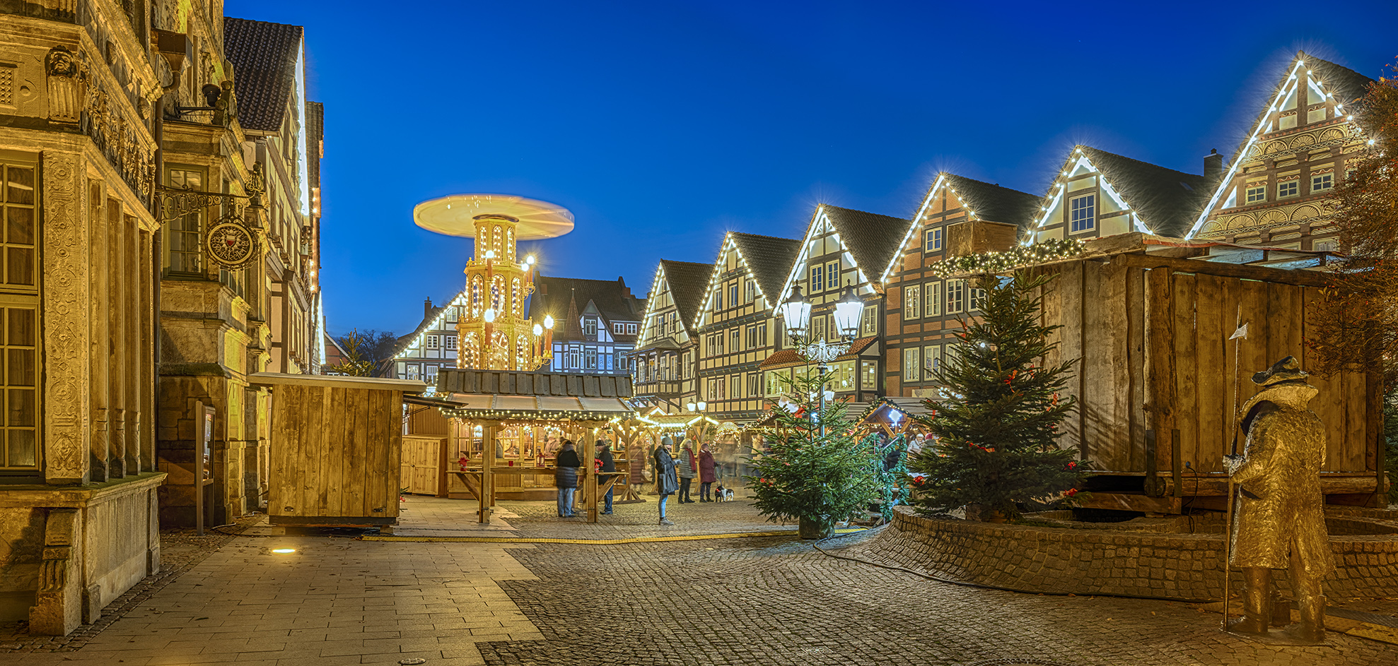 9127TZ-31TZ Weihnachtsmarkt Rinteln beleuchtet Foto & Bild ...
