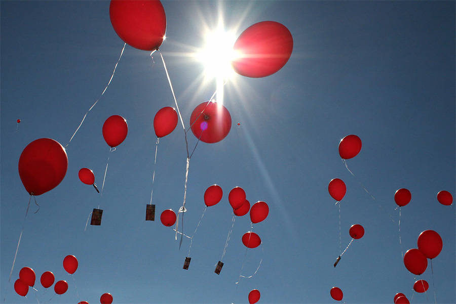 99 Luftballons Foto & Bild | kunstfotografie & kultur, musik & konzert ...