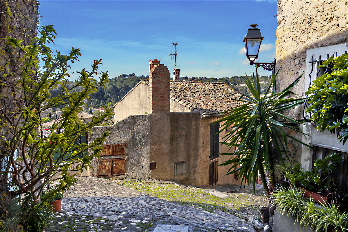 A Biot photo et image | architecture, village, paysages Images ...