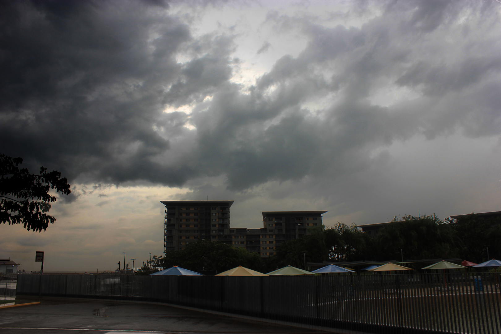 A november afternoon in Darwin after the storm VII Foto & Bild ...