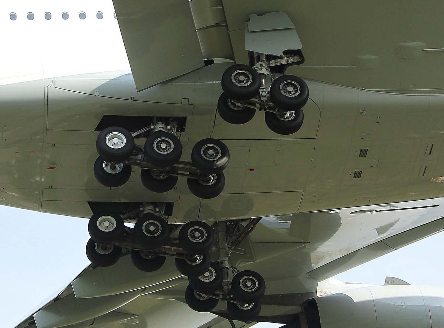 A380-800 Landing Gear Foto & Bild | luftfahrt, passagiermaschinen ...