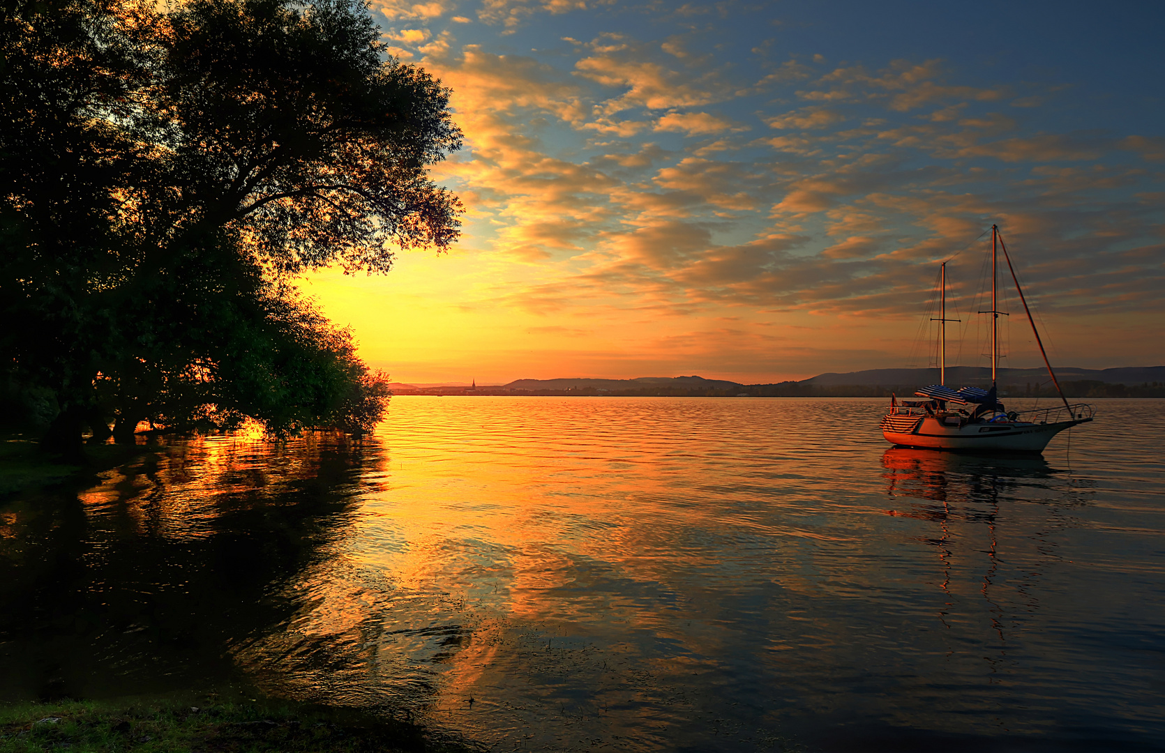Abendstimmung am Bodensee Foto & Bild | abendstimmung, boot, bodensee ...