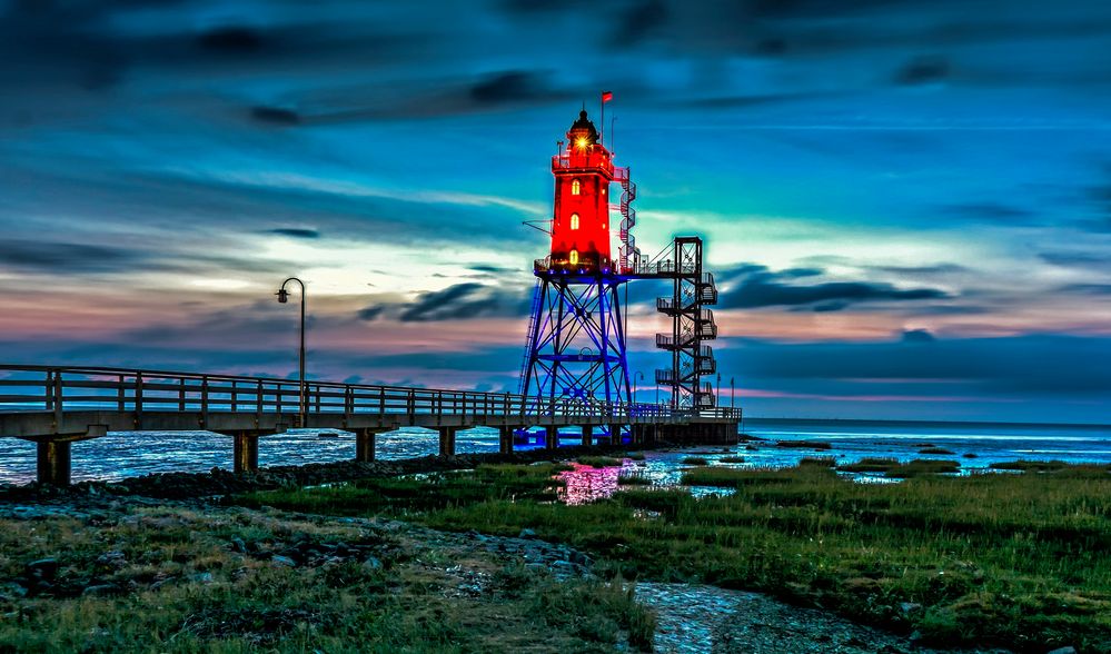 Abendstimmung am Leuchtturm in Dorum-Neufeld Foto & Bild | deutschland ...