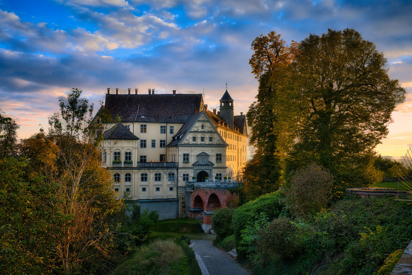 Abendstimmung am Schloss Heiligenberg Foto & Bild | abend, schloss ...