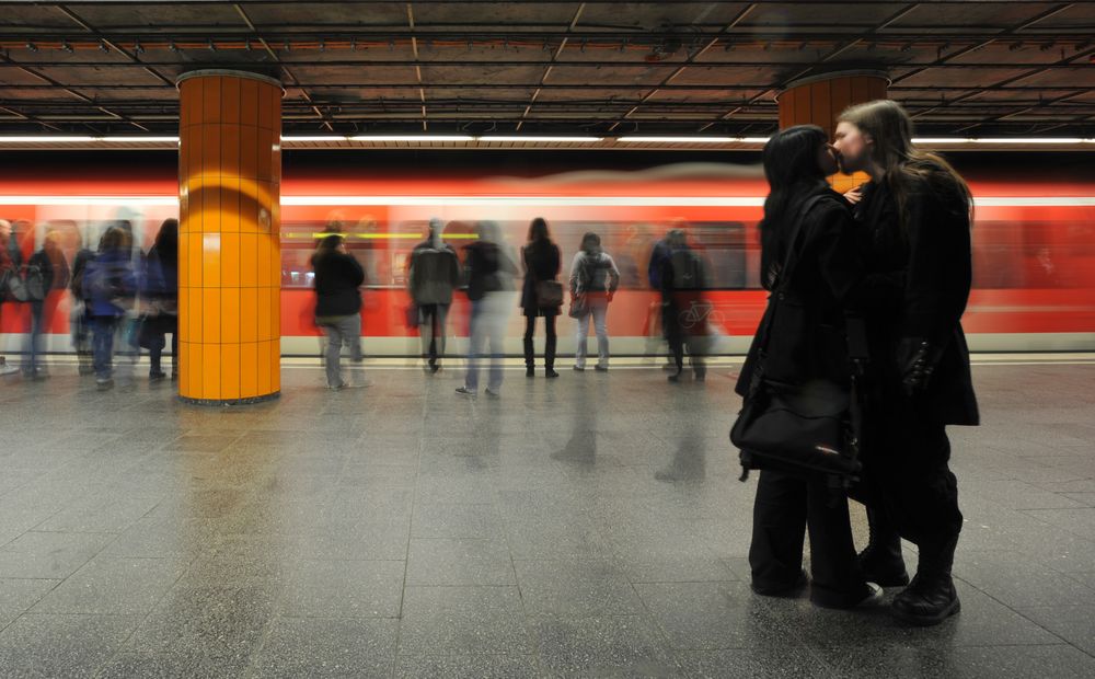 Abschied Foto & Bild | streetfotografie mit menschen, street: spontane ...