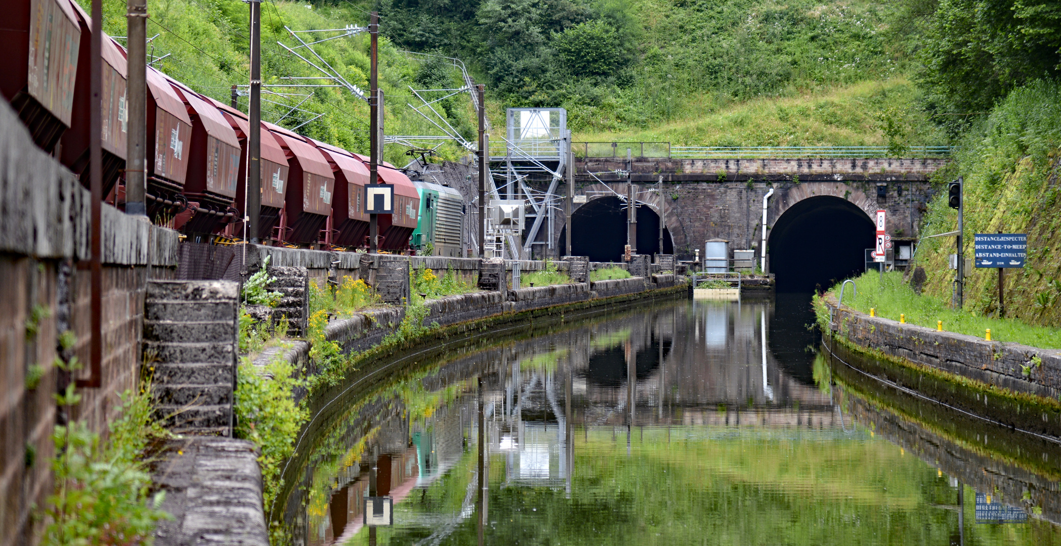 Abstand einhalten - Foto & Bild | arzviller, canal de la marne au rhin ...