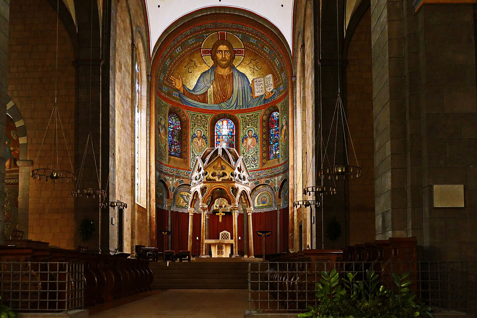 Abtei Maria Laach Foto & Bild | sakralbauten, abtei maria laach Bilder ...