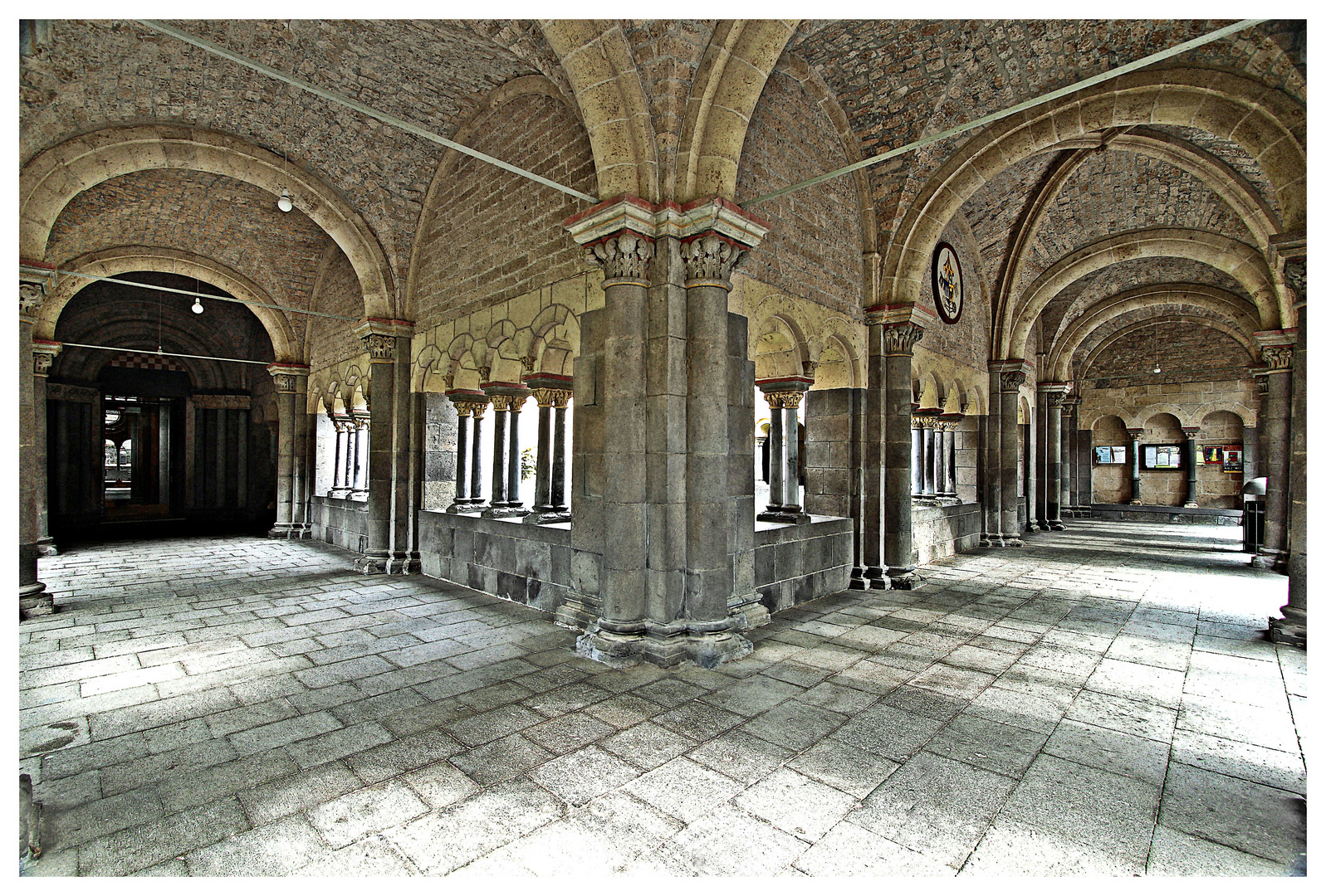 Abtei Maria Laach Foto & Bild | architektur, motive Bilder auf ...