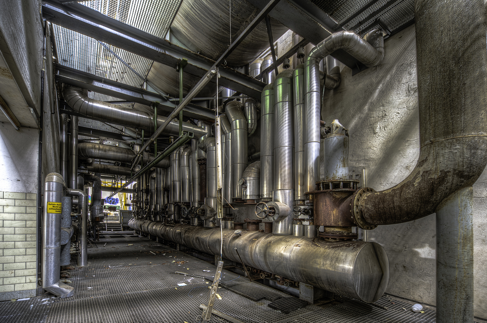 Ach du dickes Rohr .... Foto & Bild | architektur, lost places, marodes ...