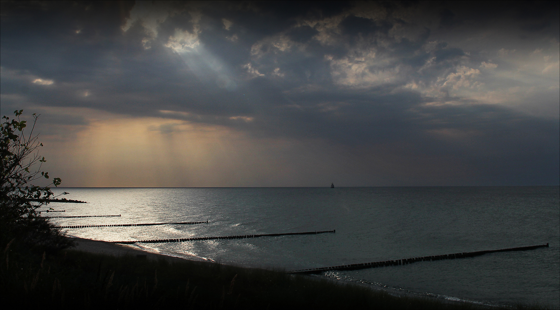 Ach ja ... Foto & Bild | sonnenuntergang, ostsee, meer Bilder auf ...
