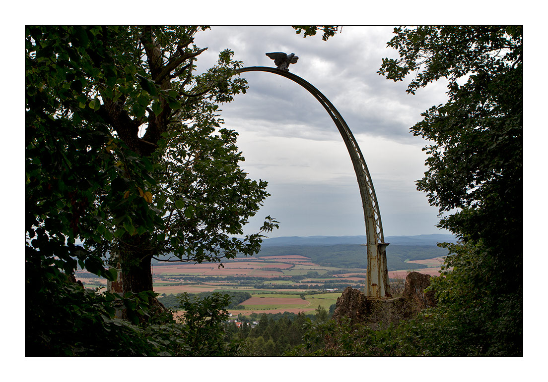 Adlerbogen auf dem Donnersberg Foto & Bild | deutschland, europe ...