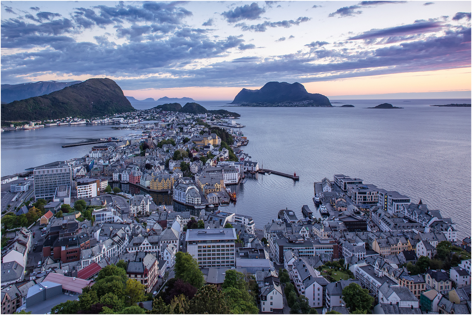 Älesund der Blick vom Hausberg Aksla Foto & Bild | world, youth ...