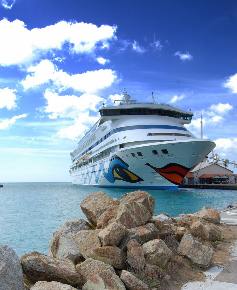 Aida Aura in Aruba Foto & Bild | schiff, motive, kreuzfahrt Bilder auf ...