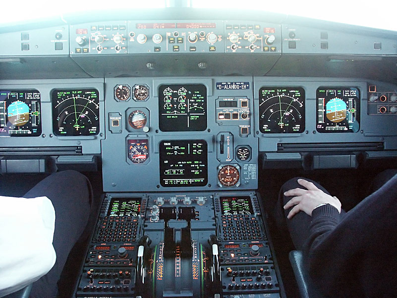 Airbus A320 - Cockpit II Foto & Bild | luftfahrt, passagiermaschinen ...