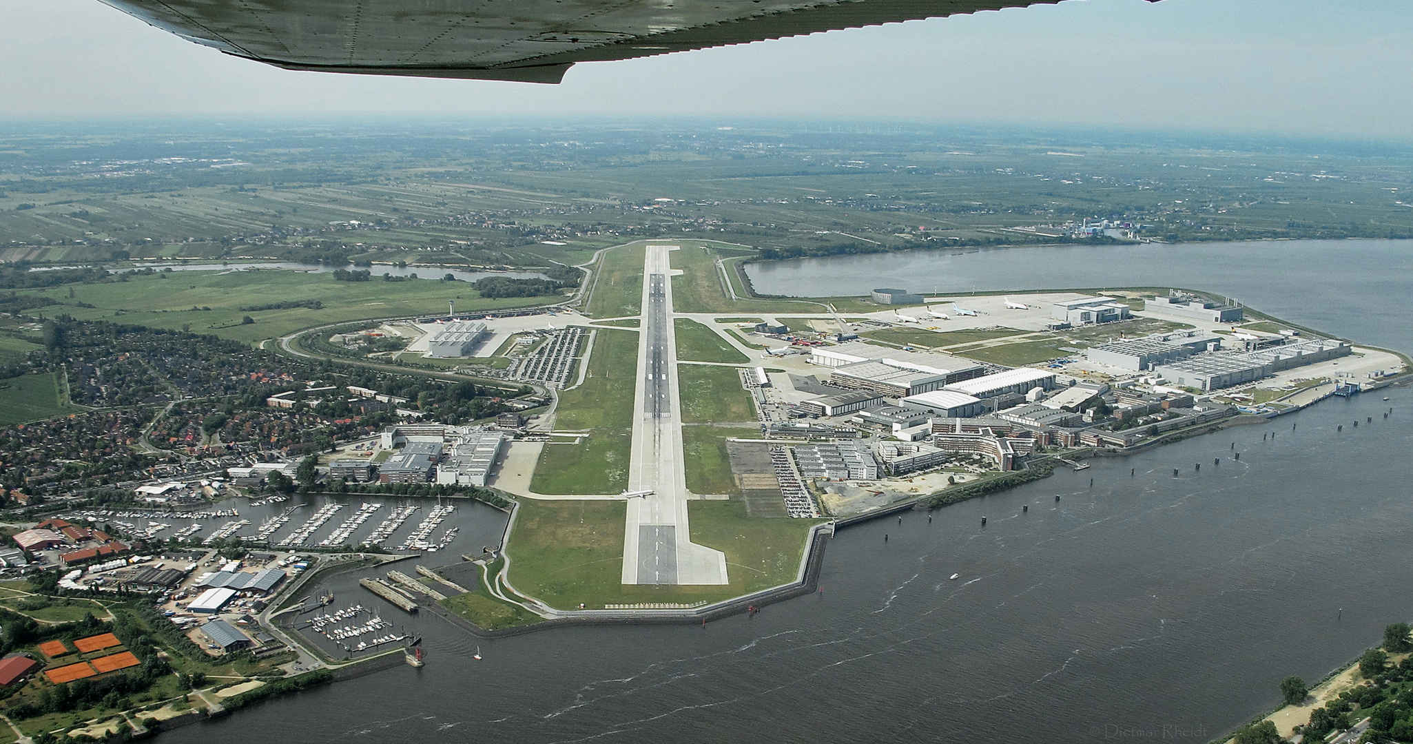 Airbus Werk Hamburg © Foto & Bild | world, hamburg, elbe Bilder auf ...