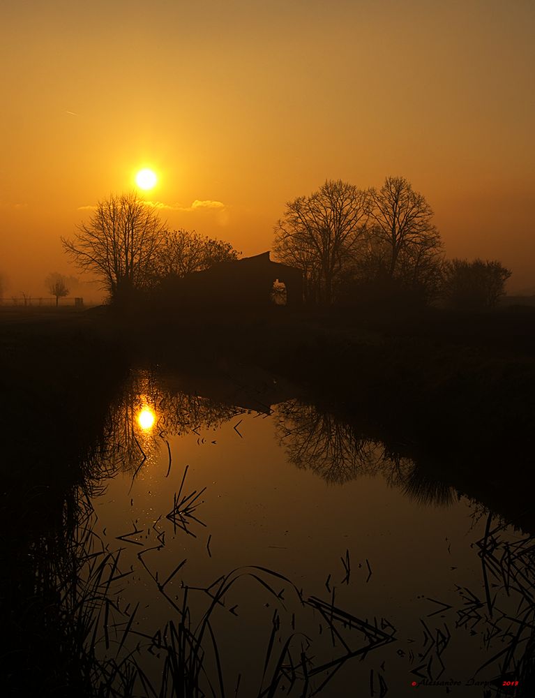 Alba sulla piana Foto % Immagini| paesaggi, albe e tramonti, iarpini ...
