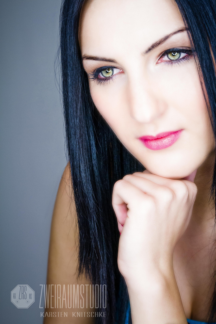 * Aldijana * Foto & Bild | portrait, portrait frauen, studio Bilder auf ...