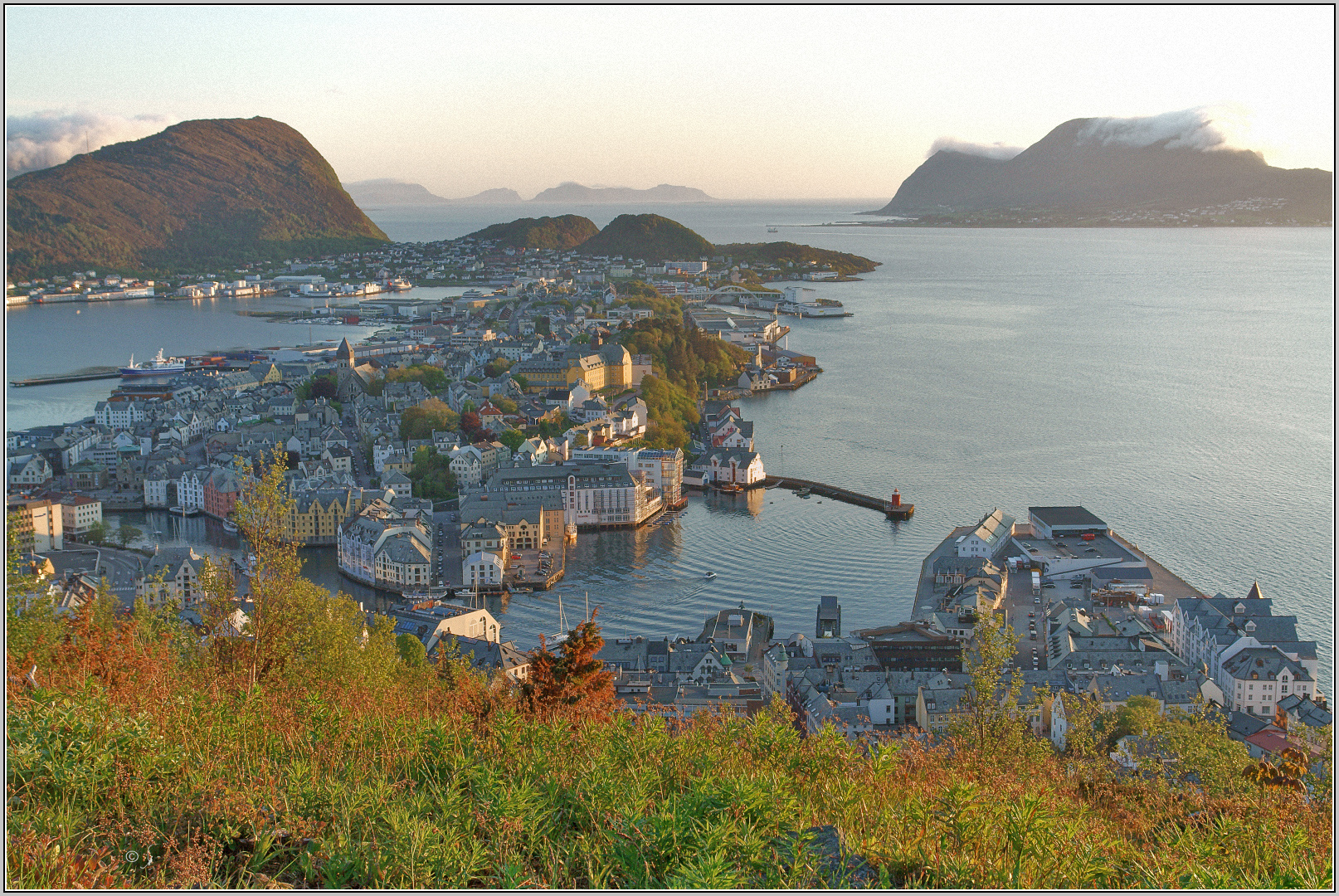 Alesund Foto & Bild | architektur, europe, scandinavia Bilder auf ...