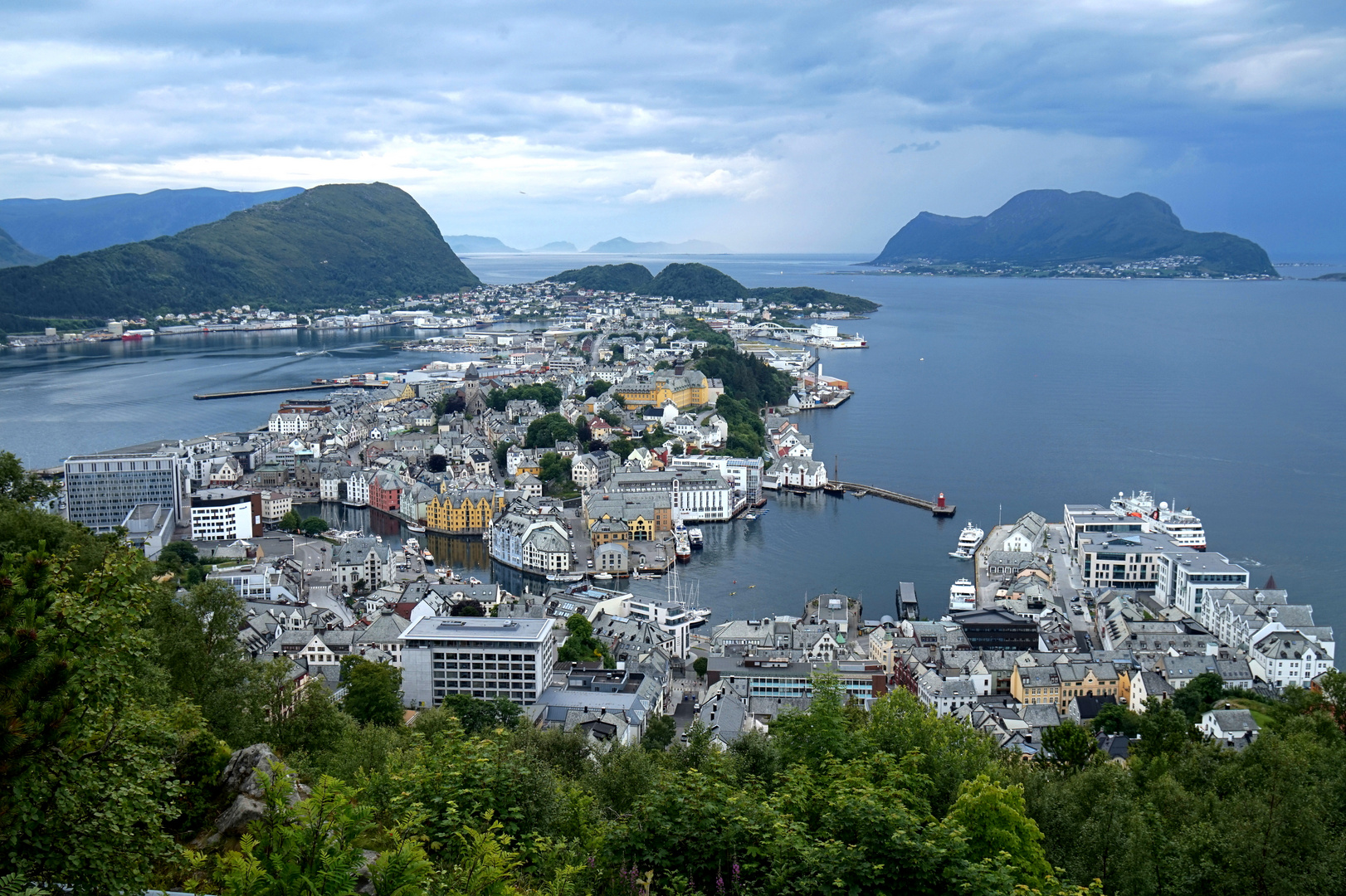 Alesund in Norwegen Foto & Bild | stadt, norwegen, jugendstil Bilder ...