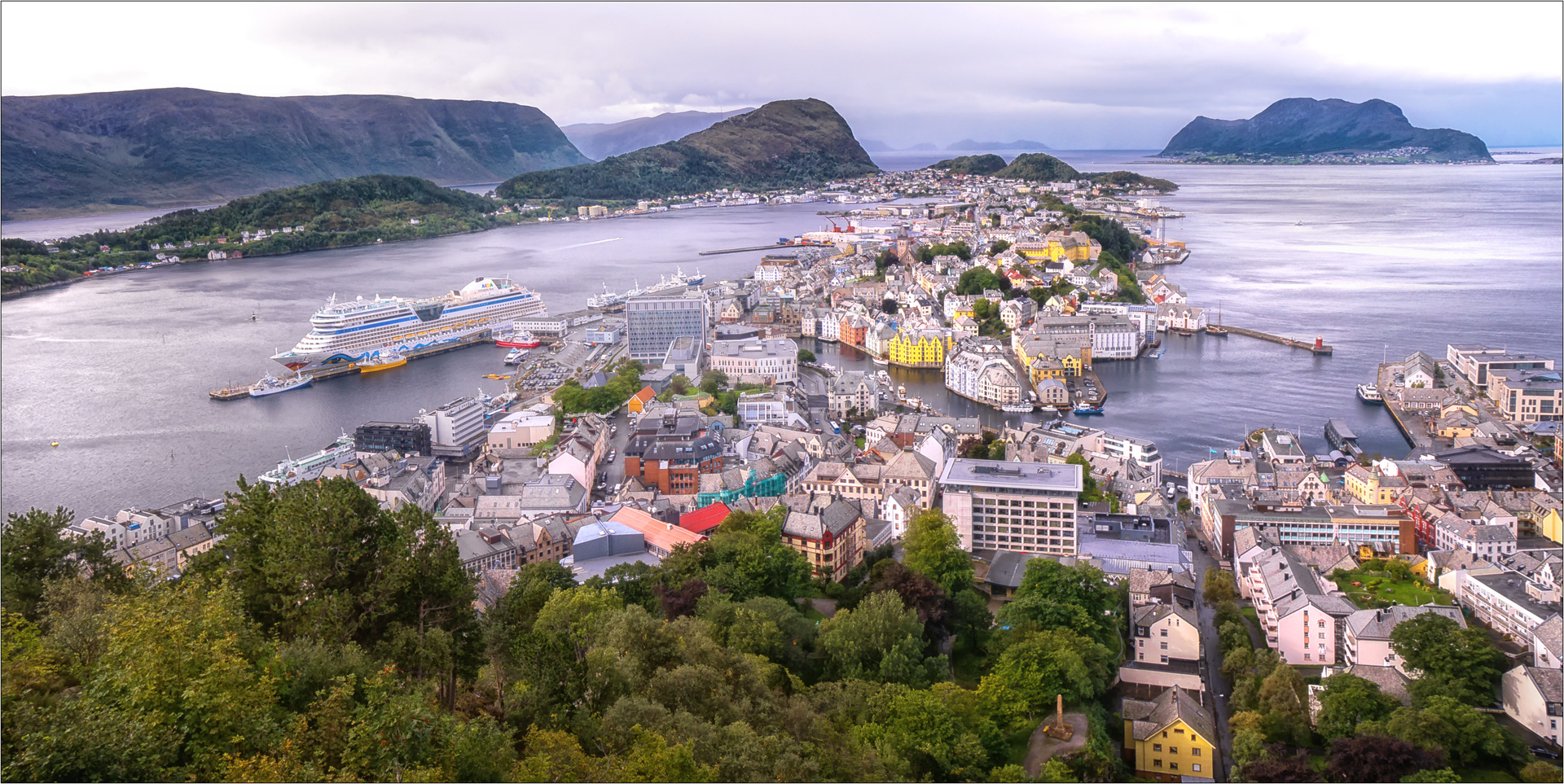 Alesund, Norwegen Foto & Bild | wasser, meer, hafen Bilder auf ...