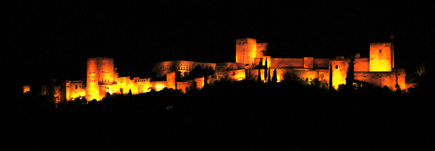 Alhambra by night Foto & Bild | night, spain, world Bilder auf ...