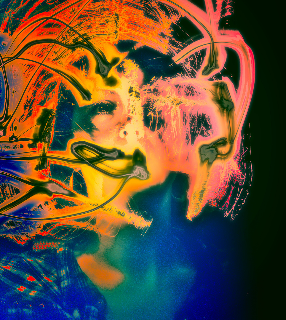 "Alice looking through the mirror of technology..." Foto & Bild | 2d ...