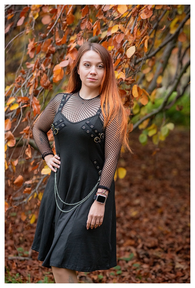Alina an Herbstlaub Foto & Bild | alina Bilder auf fotocommunity