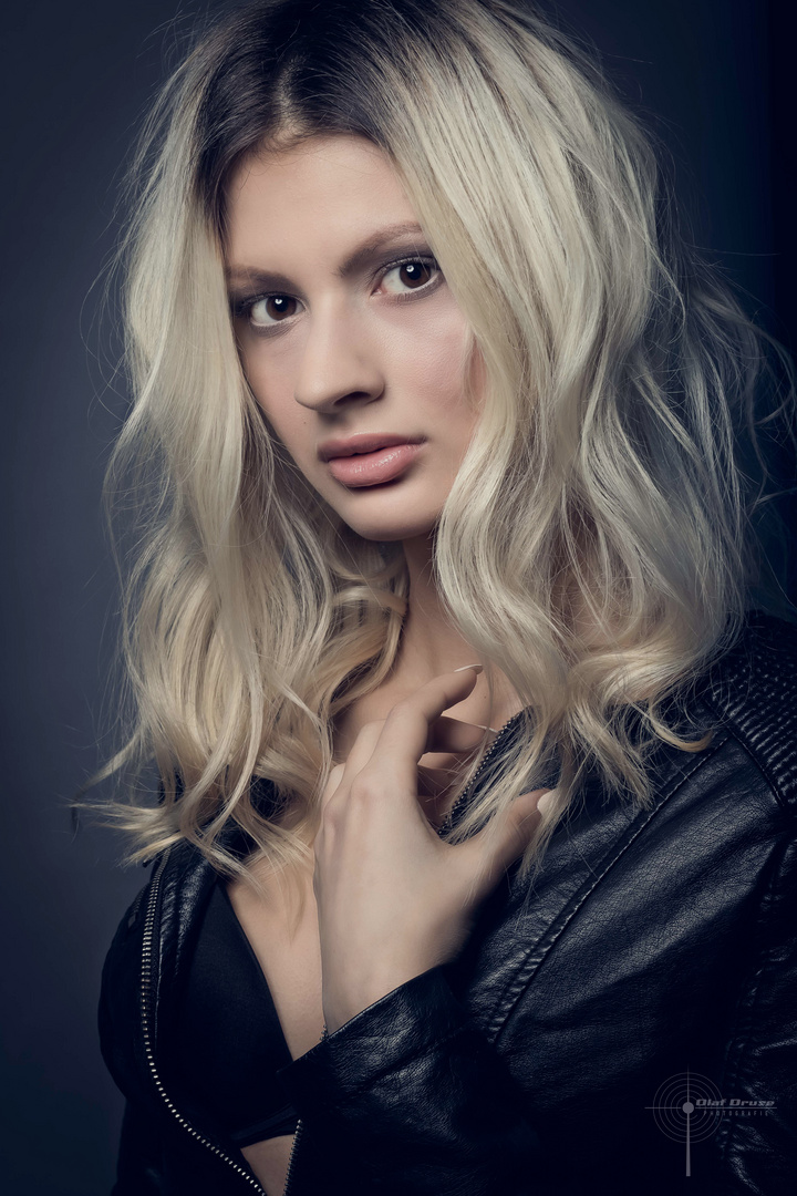 Aline II Foto & Bild | fashion, studio, frauen Bilder auf fotocommunity