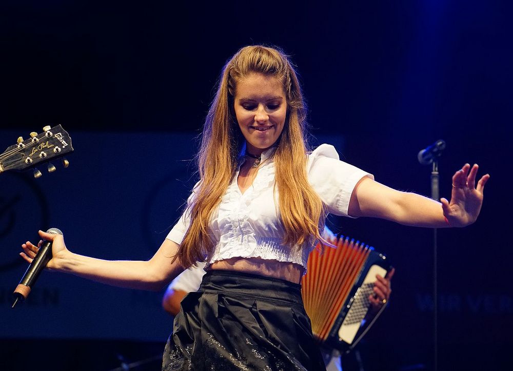 Alisa 3 Foto & Bild | fotos, indoor, portrait Bilder auf fotocommunity