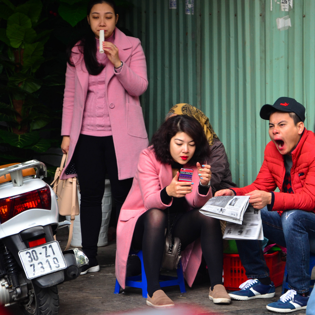 All this boring pink! Foto & Bild | streetfotografie mit menschen ...